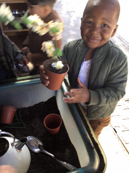 Moldgreen Community Primary School: Pre-school to Reception