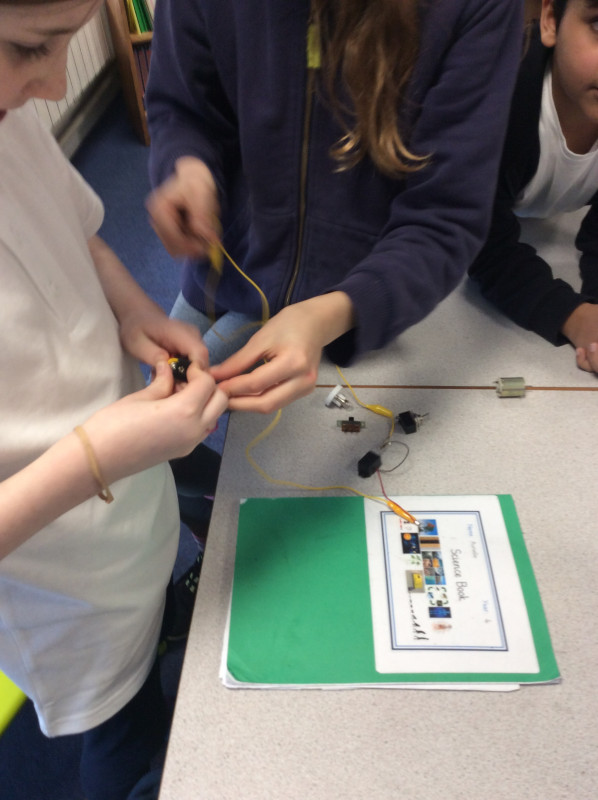 Moseley C of E Primary School: Year 4 - Science experiments