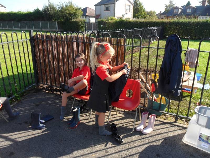 Longton Primary School: Digging Pit