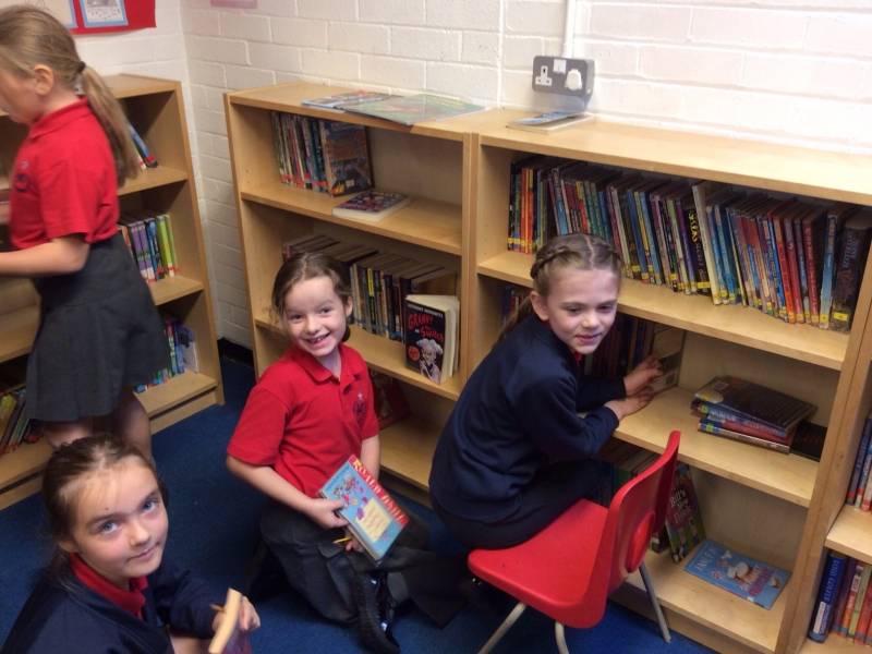 Longton Primary School: School library